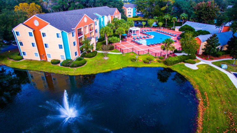 Features - University Commons